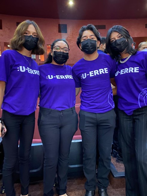 Alumnos reciben la Beca Sé Líder para ingresar a la U-ERRE